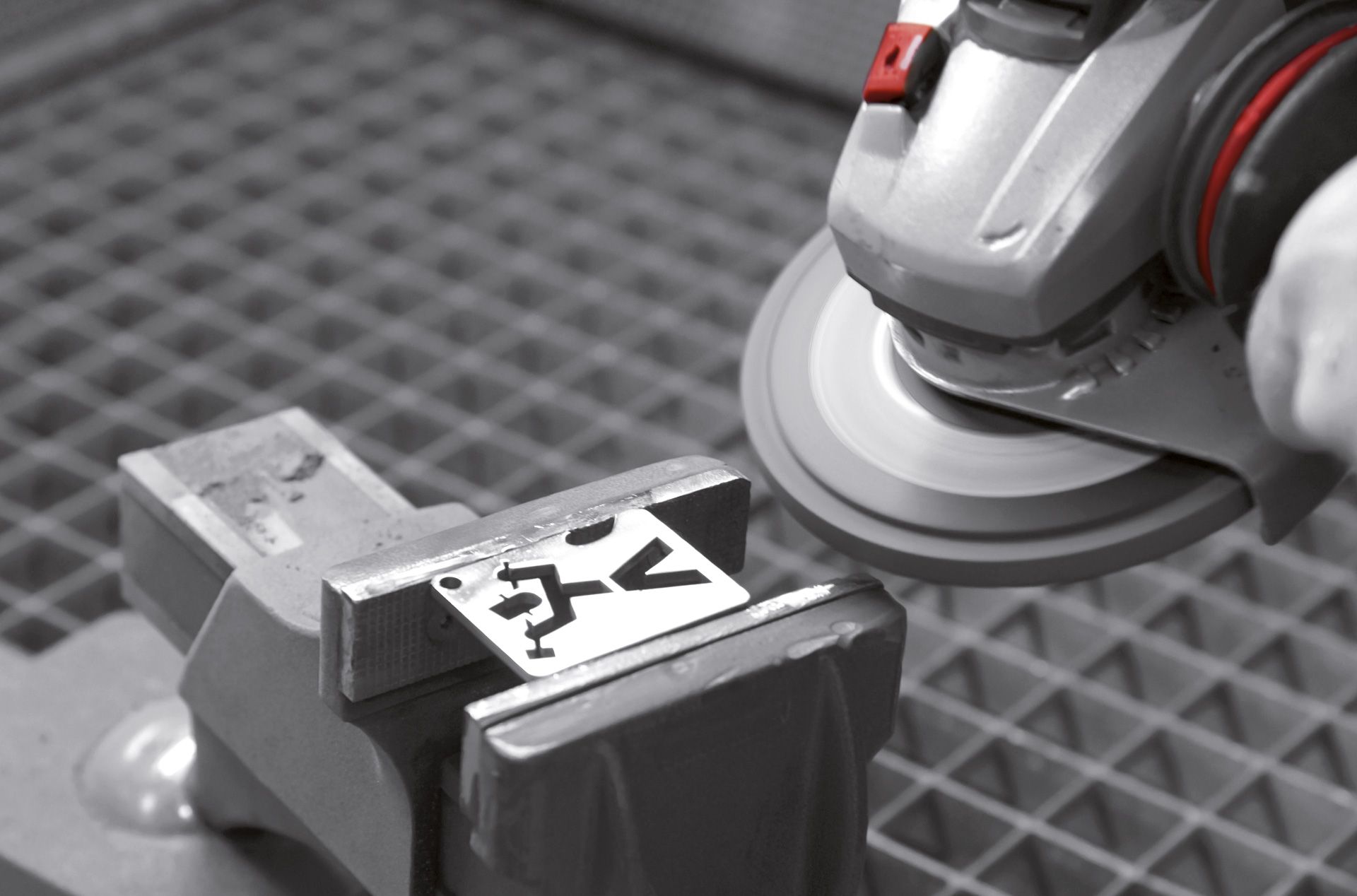 Startseite - NEXT LEVEL SOLUTIONS. | LUKAS-ERZETT